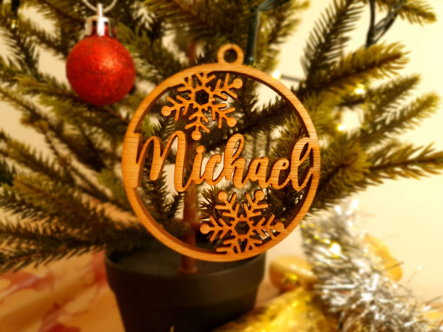 Personalised Snowflake Bauble – EsJay London